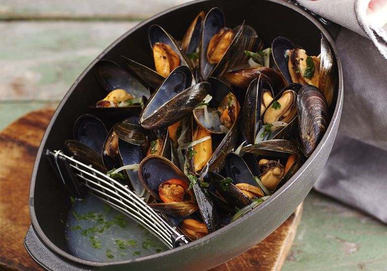 Recipe for a delicious Moules à la marinière | ZWILLING.COM