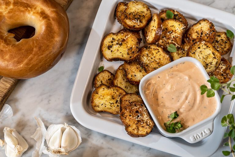 Recipe for a delicious Garlic Bread Chips | ZWILLING.COM