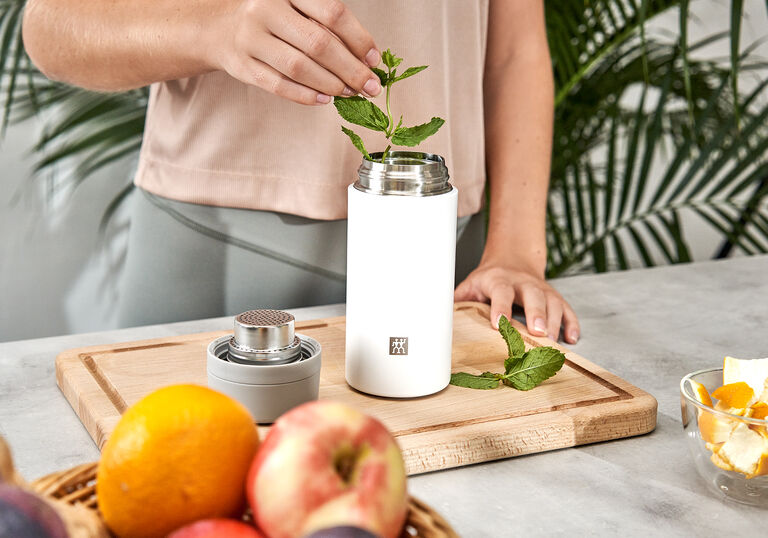 Recipe for a delicious Fresh Peppermint Tea with Ginger | ZWILLING.COM