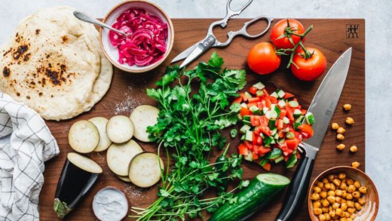 VEGANSK SABICH – ISRAELSK/IRAKISK MORGENMADSSANDWICH | ZWILLING