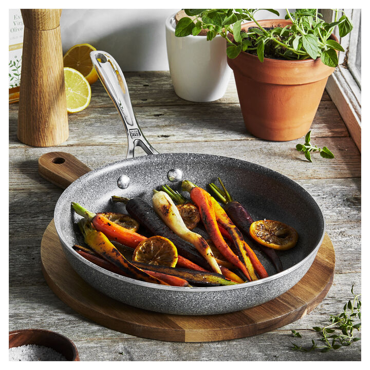 Buy ZWILLING Vitale Frying pan | ZWILLING.COM