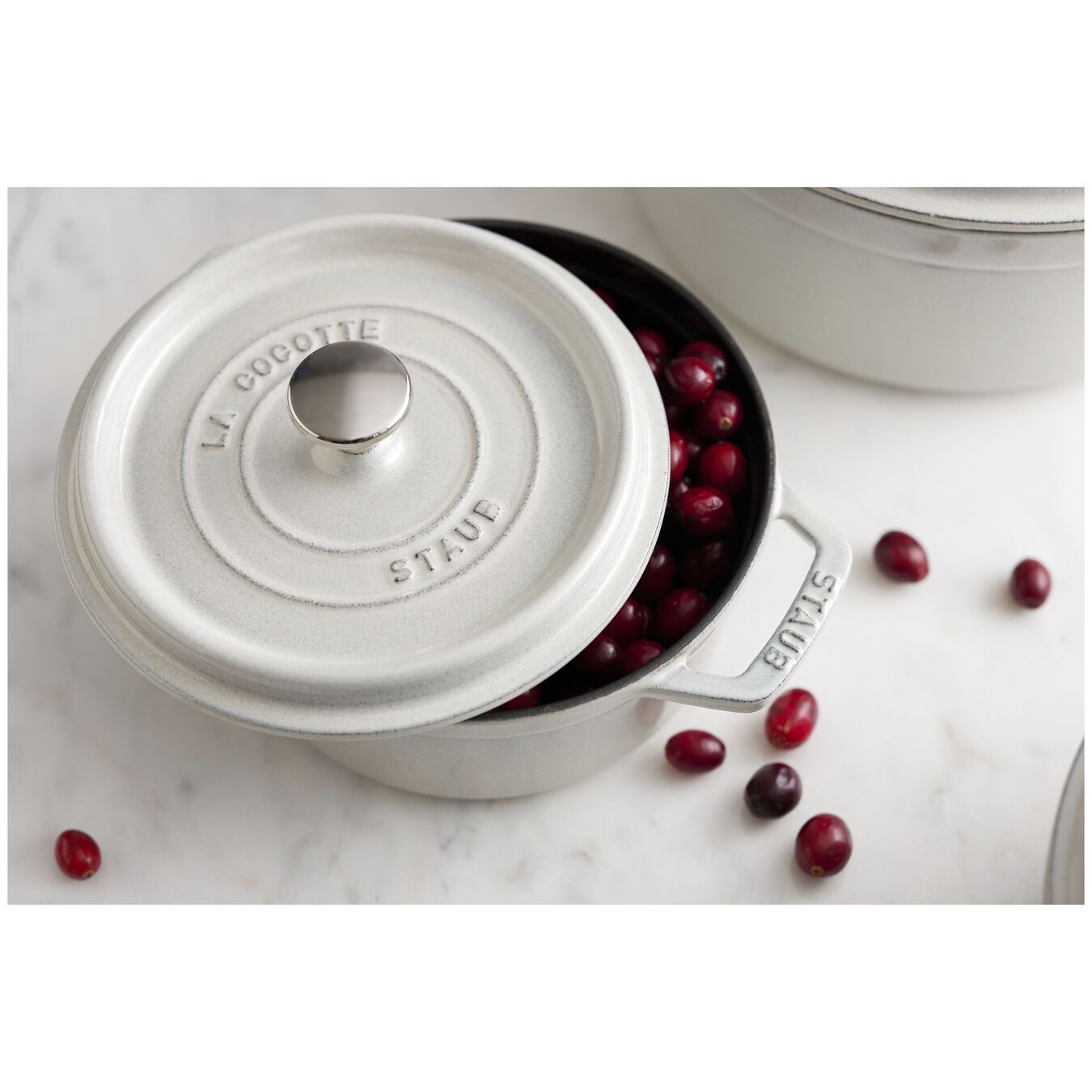 Buy Staub Cast Iron - Round Cocottes Cocotte | ZWILLING.COM