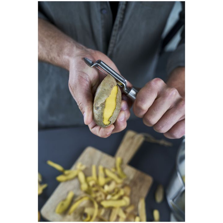 Buy ZWILLING Pro Tools Swivel peeler | ZWILLING.COM