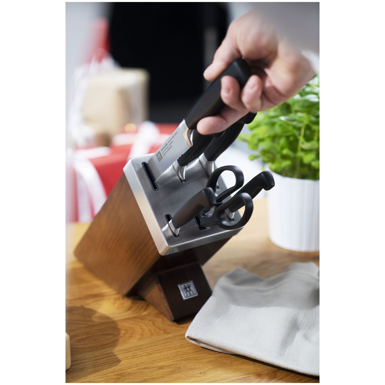 Buy ZWILLING **** Four Star Knife set | ZWILLING.COM