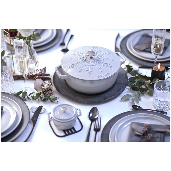 Buy Staub La Cocotte French oven snowflake | ZWILLING.COM