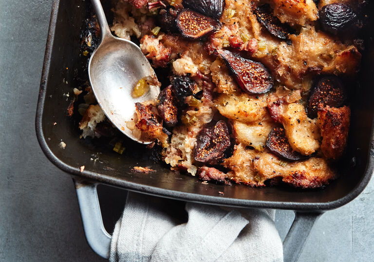 Recipe for a delicious Italian Sausage and Fig Stuffing | ZWILLING.COM