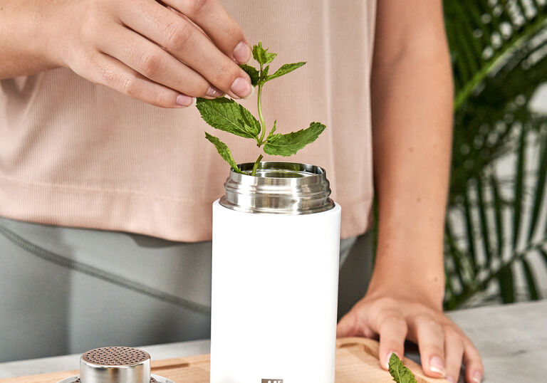 Recipe for a delicious Fresh peppermint tea with ginger | ZWILLING.COM