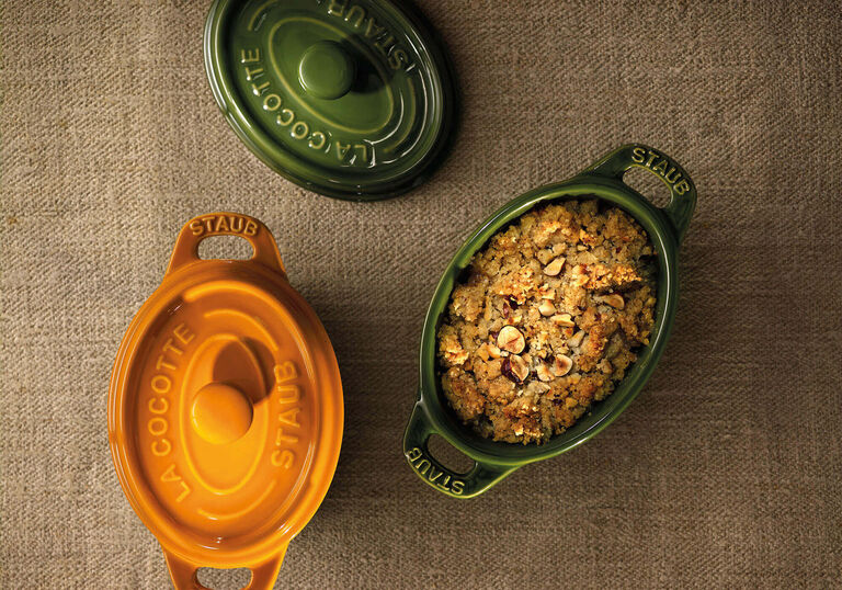 Recipe for a delicious Apple and red berry crumble | ZWILLING.COM