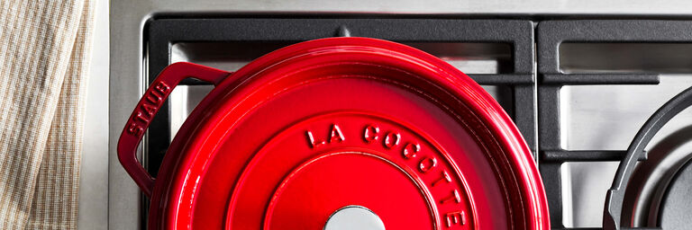 Cast iron STAUB Dutch Ovens in Red | ZWILLING.COM