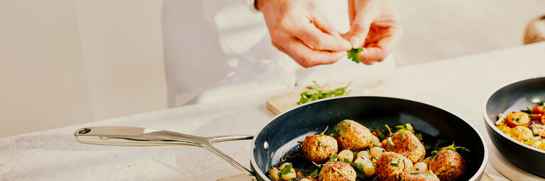 Discover our Demeyere Nonstick Frypans products | ZWILLING.COM