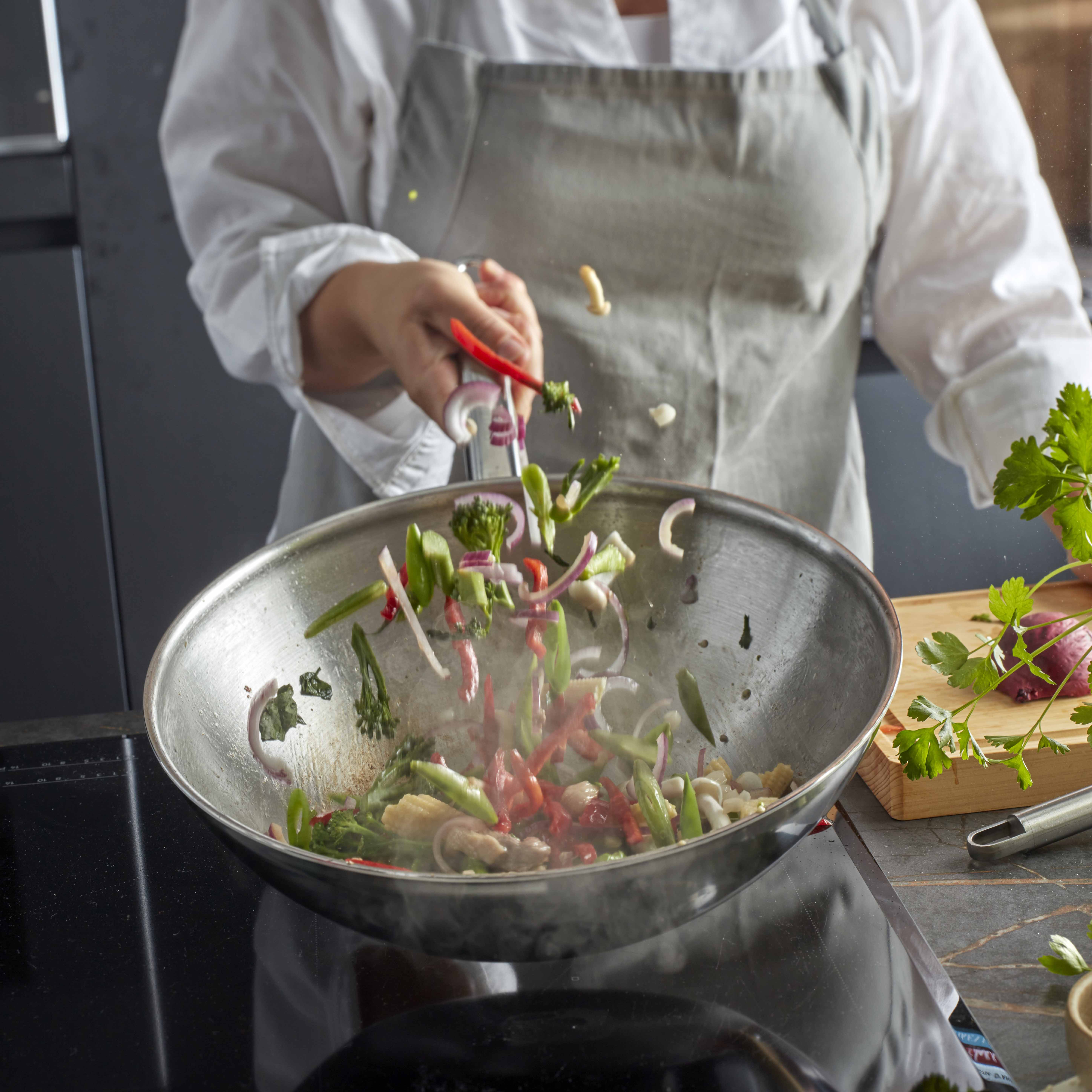 Demeyere Athena 5 Wok vlakke bodem kopen | ZWILLING Group